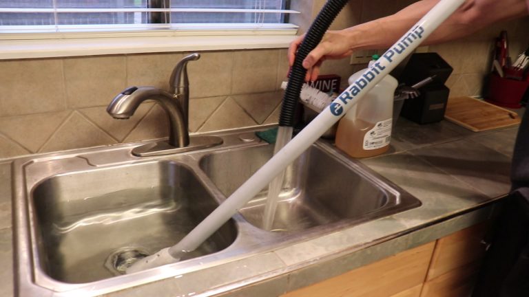 Battery powered water transfer pump - Rabbit Pump